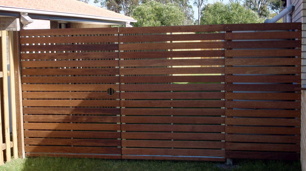 privacy-screens-horizontal-slats-a | JRS Timber Fencing